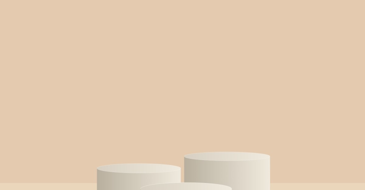 Escenario de tres podios circulares y fondo de color crema