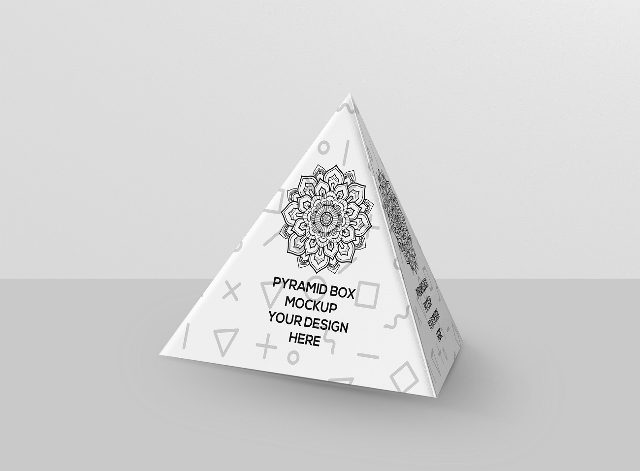 Pyramid Box - Pyramid Box Mockup #340606 - TemplateMonster