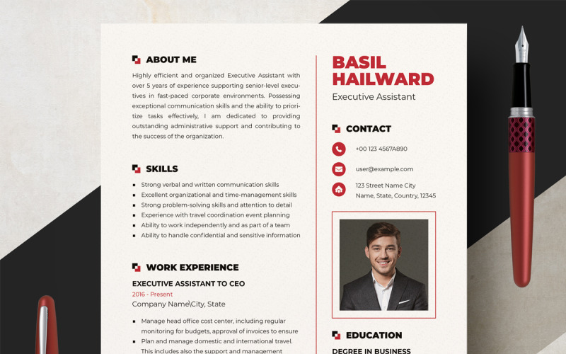 Clean And Creative Resume Template Design - TemplateMonster